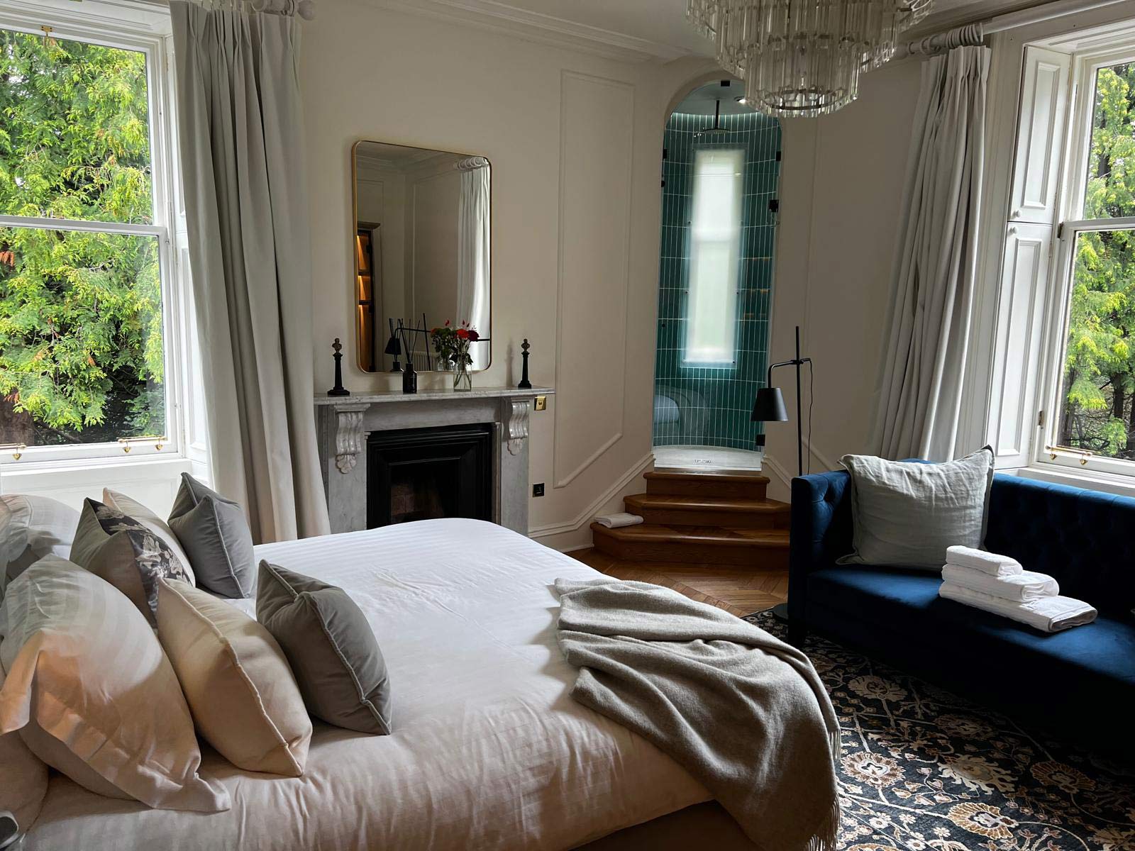 SPOTLIGHT ON LINN HOUSE - Limitless